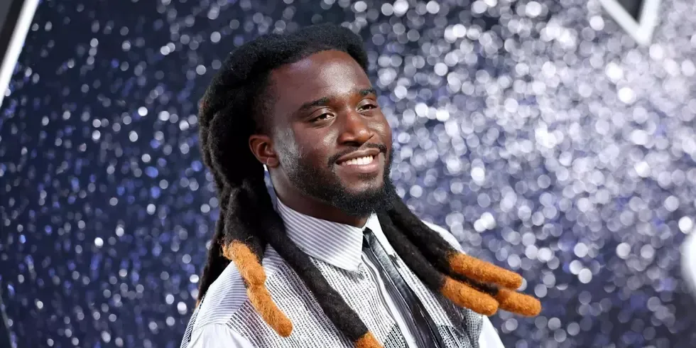 Shaboozey's "A Bar Song (Tipsy)" #1 for 19th week, ties Lil Nas X's ...