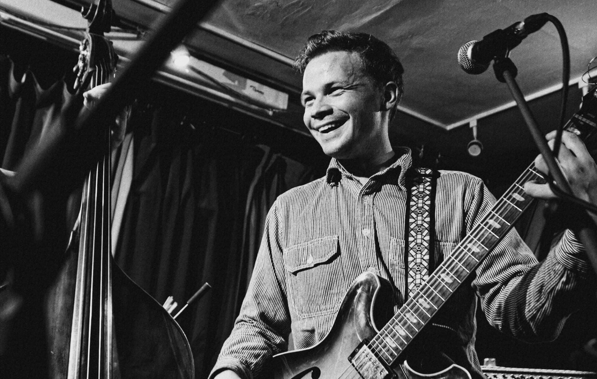 Geordie Greep performed viral meme song "Rectangular" with original ...