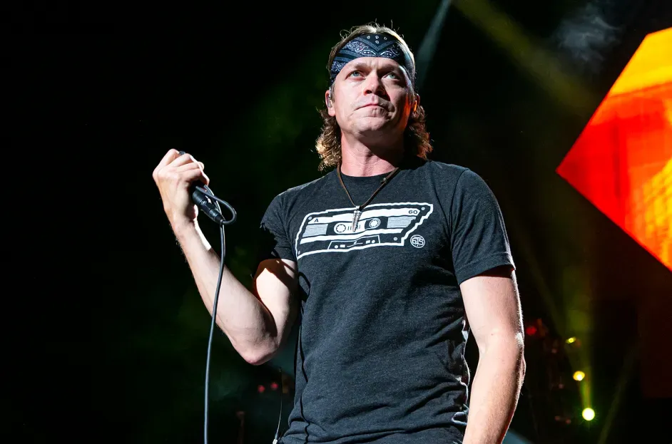 3 Doors Down vocalist Brad Arnold announces stage 4 cancer diagnosis